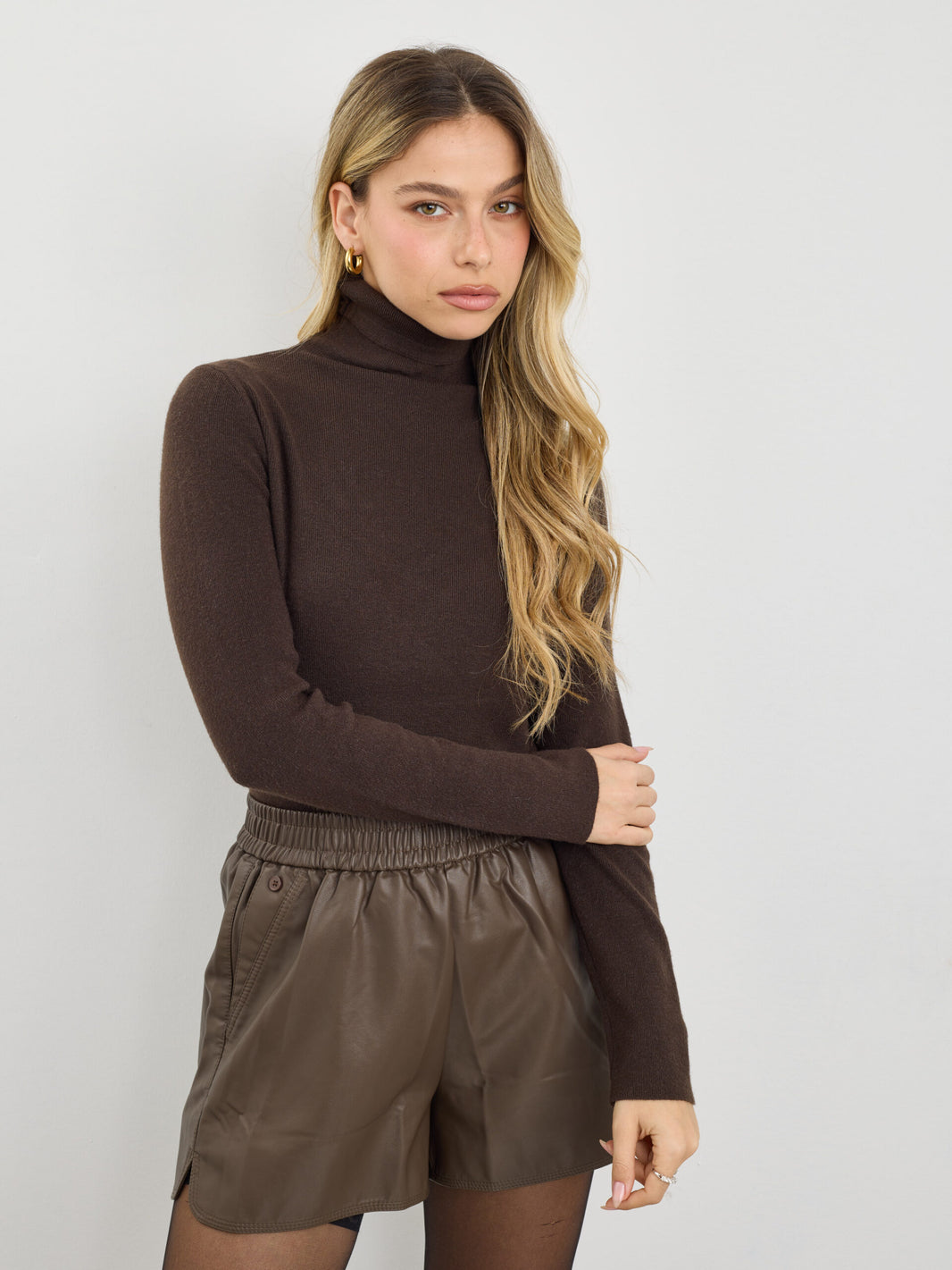 סוודרים וסריגים לנשים - קולקציית חורף 2025 - - BLACK X WHITE